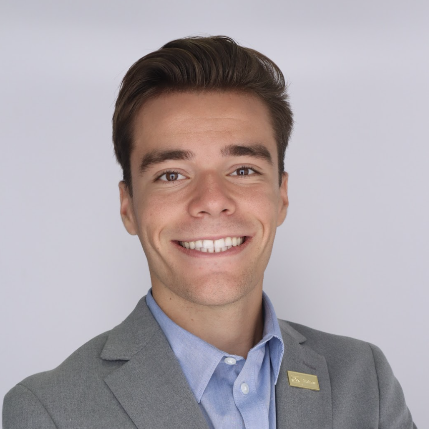 Meet Your Peer Advisors | University Honors Program | The George ...